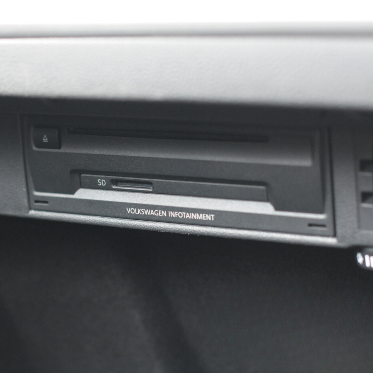MIB 2 & 2.5 Infotainment Unit - GENUINE - VW MK7 & 7.5 GOLF – Euro ...